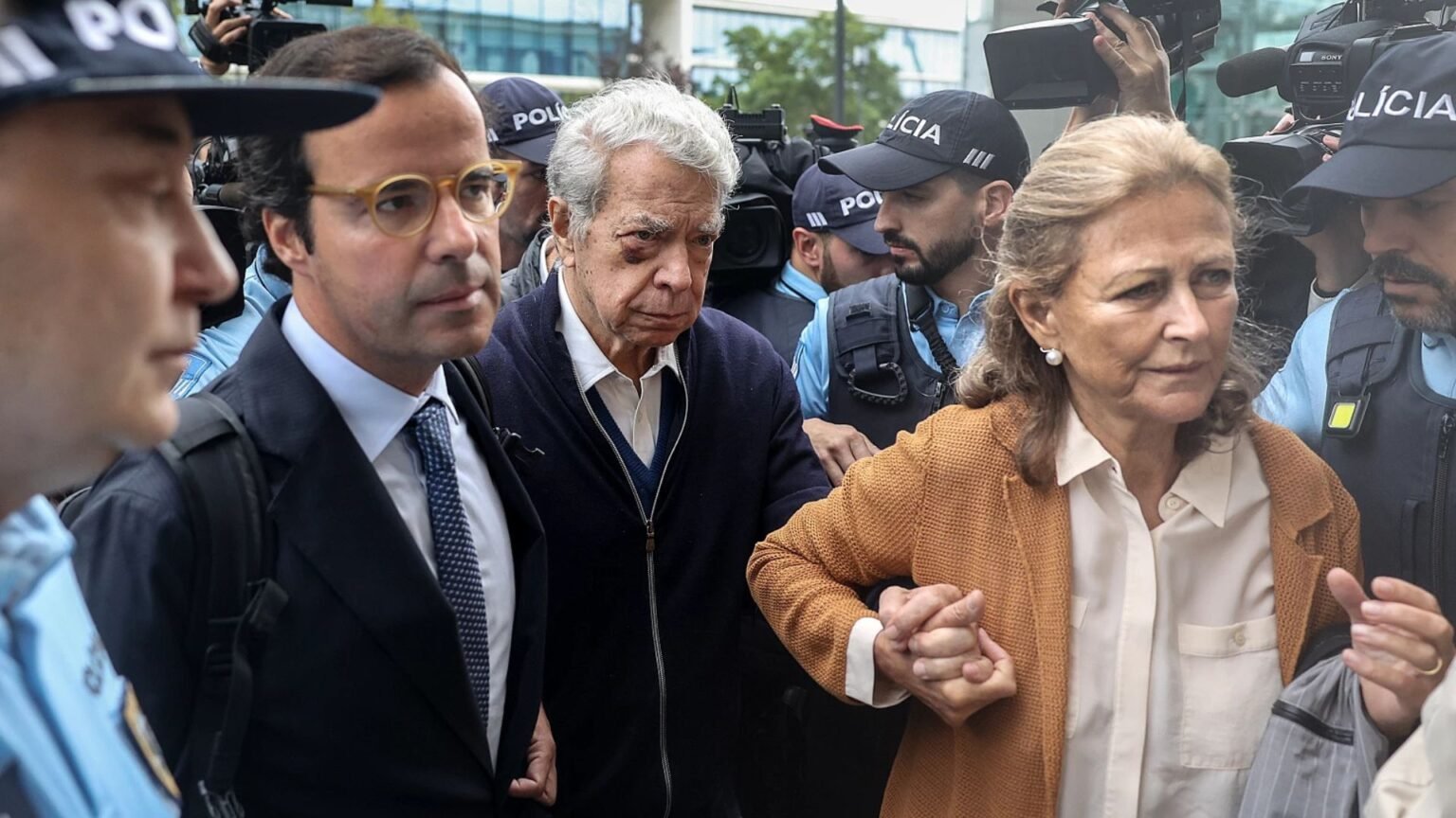 BES Scandal Case: Ricardo Salgado Stands Trial For Two Counts Of Tax ...
